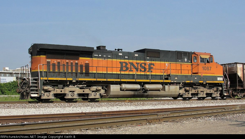 BNSF 1087